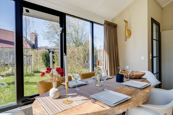 Kluut | Beautiful House With Sauna And Fireplace - Assen