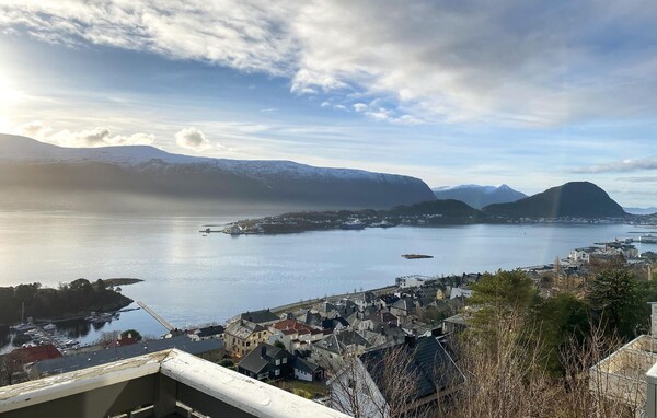 Underbar Lägenhet I åLesund Med Wifi - Ålesunds