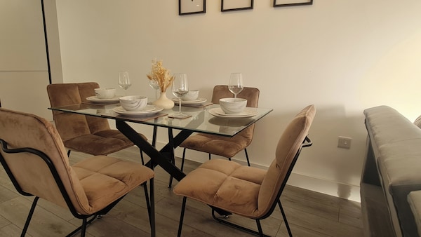 Modern City Apartment - Hemel Hempstead