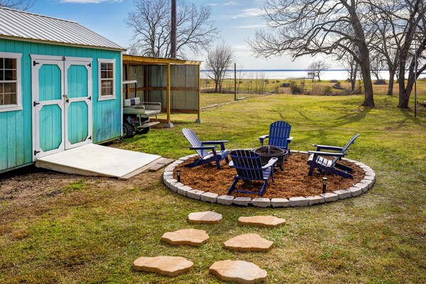 Waterfront Lake Tawakoni Home W/ Yard & Fire Pit - Point, TX