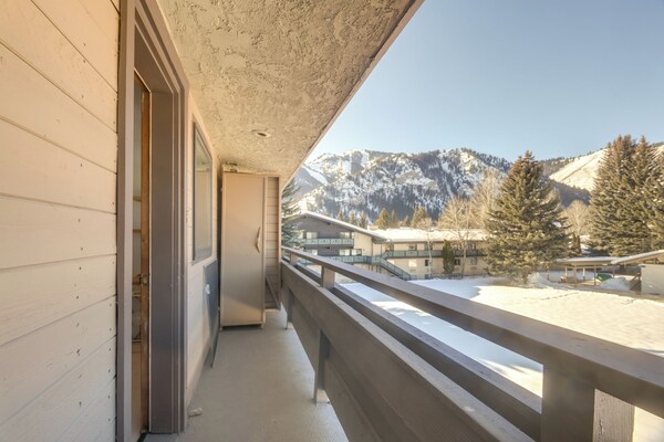 Walk To Dtwn Ketchum: Mtn-view Condo, Pool Access - Ketchum, ID
