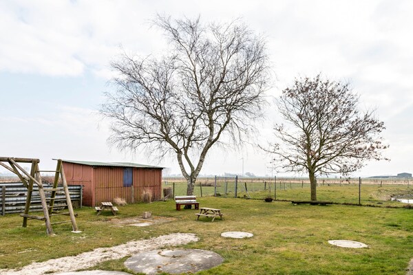 Ferienwohnung 'Mika' Mit Gemeinschaftsgarten - Wesselburenerkoog