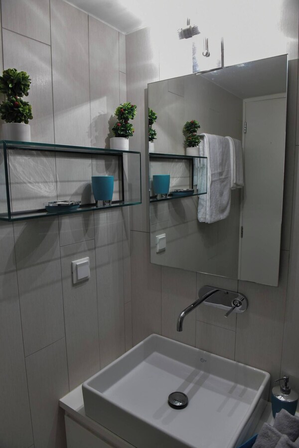 Seannamon Apartment By 8essentially - Agios Nikolaos