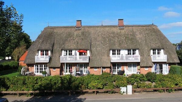 Strandnahes, Modernes Zweiraum-appartement - Büsumer Deichhausen