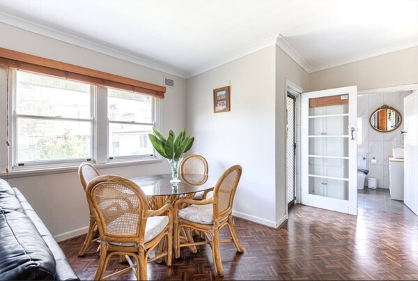 A Rosy House In Roselands\nfamily Friendly, Nearby To Park And Shopping Centre. - Strathfield