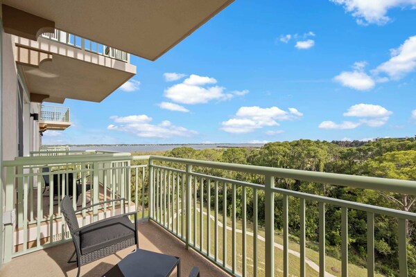 Luxury River Front Secluded Condo W Resort Amenities - Cocoa, FL