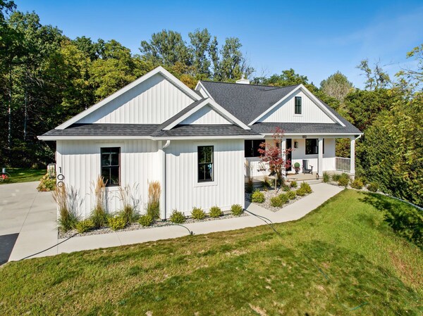 Tlc Cottage In Leland - New- Sleeps 12! - Leland, MI