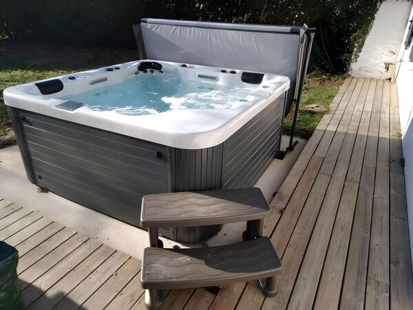 Villa Spa Rochelaise: Relaxation With Jacuzzi And Brasero - Île de Ré