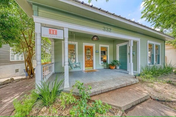 Walk To The Comal, Schitterbahn And Downtown New Braunfels! Dog Friendly. - New Braunfels