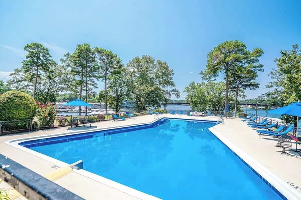 Lakefront Couple And Kids Condo With Pool - Near Downtown - Hot Springs, AR