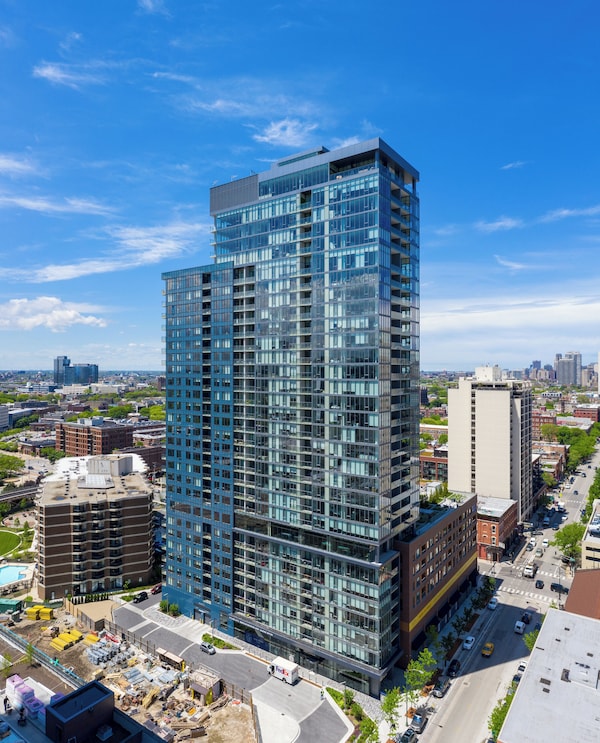 Historic Charm & Modern Luxury In Chicagos Iconic Old Town - Stay Level! - Edgewater Beach - Chicago