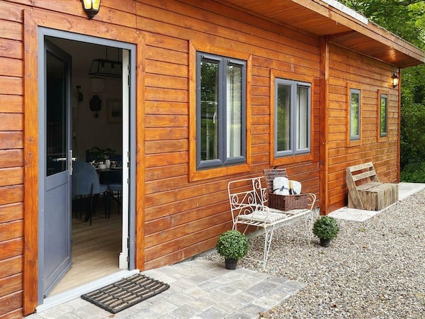 Scenic Countryside Cabin: Romantic & Pet-friendly - Newcastle West