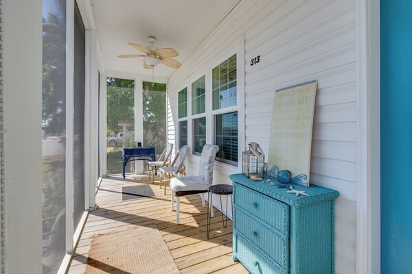 Salty Breeze Bungalow~ Steps To Beach~near Pier Park And Attractions - 패너마시티비치