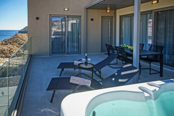 Aquamarine Luxury Suite 2nd Floor - Rhodes