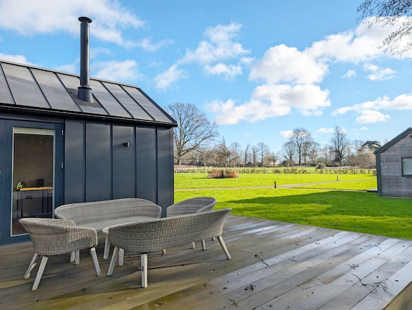Veraison - Ashling Park - Sleeps 4 Guests  In 2 Bedrooms - West Wittering