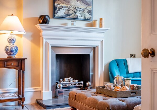The Campden Town House - Broadway