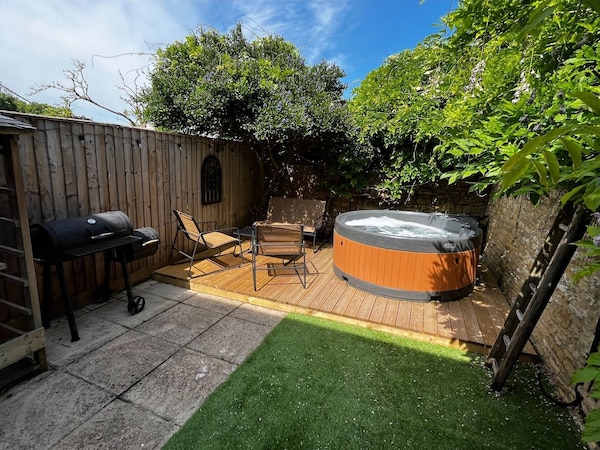Beautifully Presented Dog Friendly Holiday - The Snug - Cotswolds