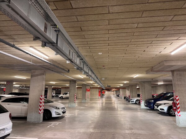 Apart 555 New & Fully Equipped With Garage & 15 Min To City Center - Slovakia