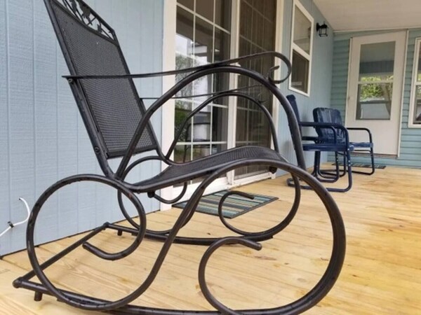 Great Front Porch With 3 Bedrooms And King Bed - Ohio