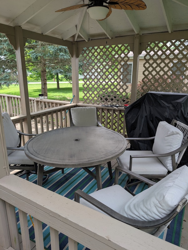 Large Back Deck Cottage With Spectacular Sunset Views Of North Indian Lake - レイクビュー, OH