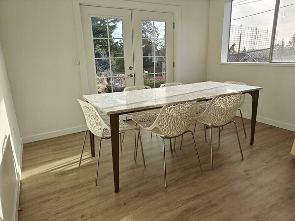 2br Lux Apartment | 5 Mins From Airport | Pets+ - Burien, WA