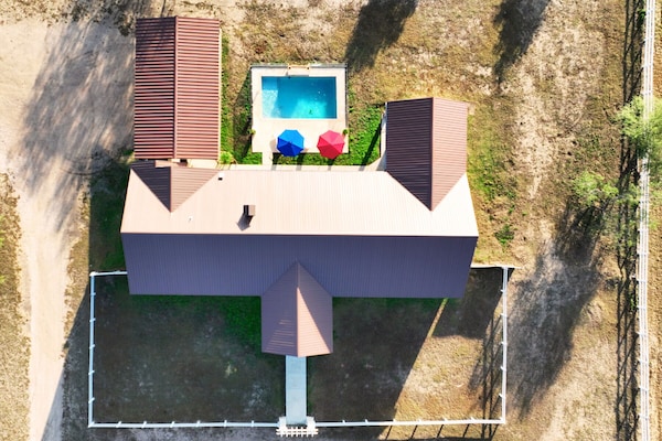 Lone Star Luxury Ranch - 4-bed, 3-bath, Swimming Pool, Grill, Washer/dryer, Wifi - 愛丁堡