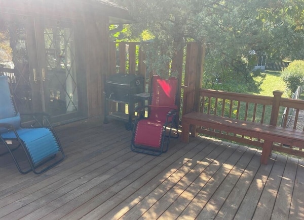 Mid-century Modern Home With Large Deck And Cozy Living Area - Brookings, SD