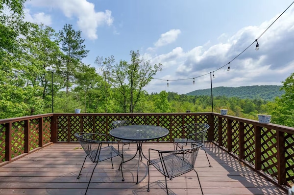 Maple Cottage - Cheery Ridgetop Home In Mt Jackson, 3 Acres And Mtn Views - Virginia