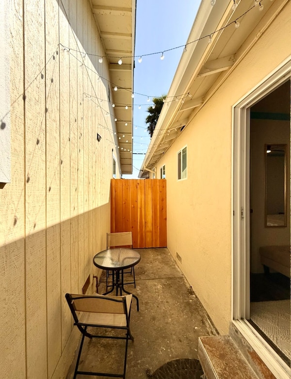 Beautiful Retreat- 5 Min Walk From The Beach! - Santa Cruz, CA