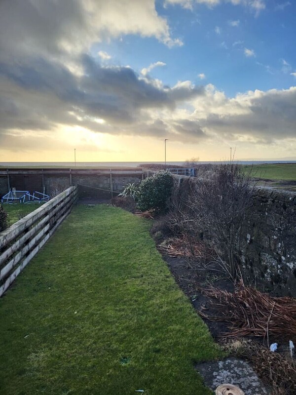The Wee House -Coorie Doon Stays - Troon