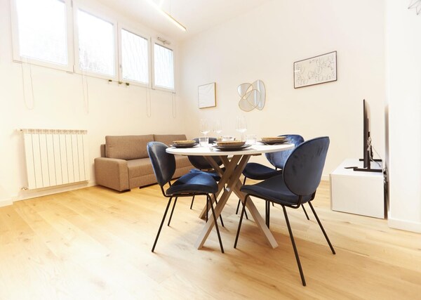 Elegant Three Room Apartment   3 Stops From The Duomo - Milano