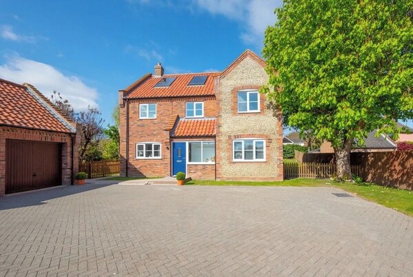 Modern 4-bed Coastal Retreat In West Runton - Norfolk
