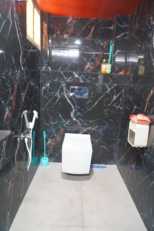 A Beautiful Homestay Having 3 Bedrooms, 2 Halls, Kitchen And Dinning Table - East Godavari