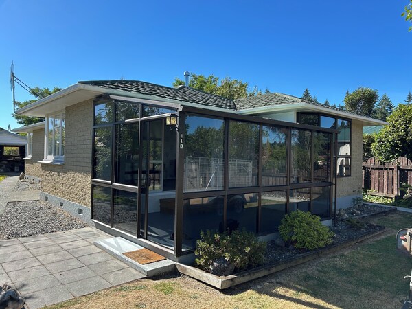 Holiday Home Close To The Lake - Te Anau