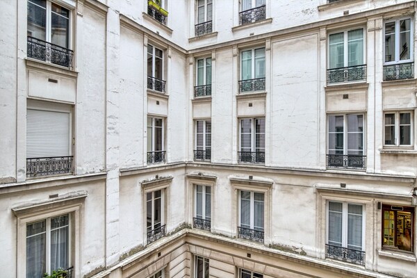 Blueground | Champs De Mars, Nr Eiffel Tower - Levallois-Perret