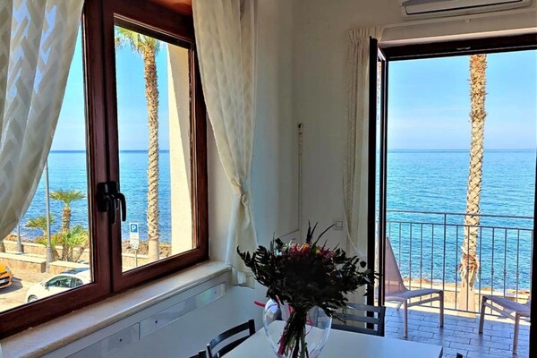 Panorama-apartment An Der Strandpromenade Von Castellabate - Castellabate