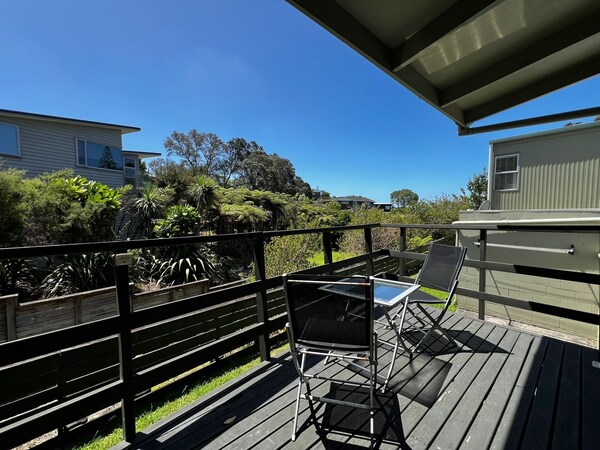 Newly Renovated One Bedroom House Near Beaches, Shopping And Great Schools - Beachlands