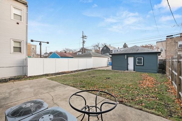 Luxury 5bed 2bath Apt W/parking - Chicago, IL