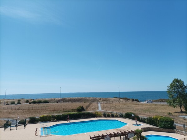 Grand Appartement Avec 2 Chambres Vue Mer Et Piscine. Plage A 40 Mètres. - Damgan