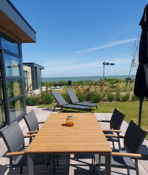 "Relaxing Vacation In The Enkhuizer Strandhuis With Sea View!" - Enkhuizen