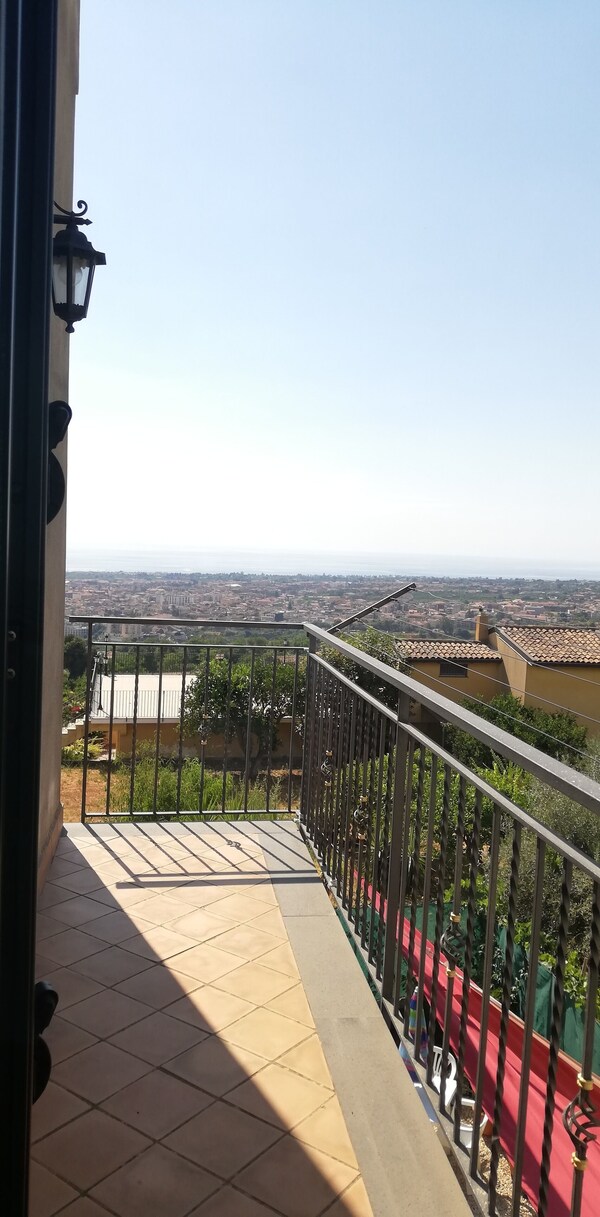 Vacation Home On Two Levels A Few Kilometers From Taormina, The Sea And The Volcano Etna - Giarre