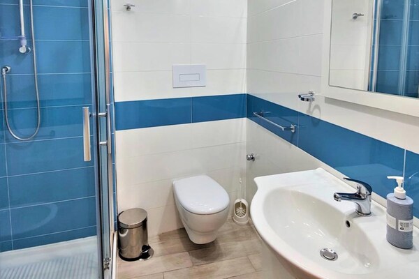 Seafront Apartment For 4 Guests - Castellabate