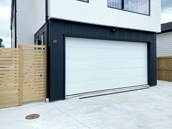 Brand New House 8 Bedrooms 5.5 Bathrooms Flat Bush - Clevedon