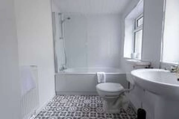 Double Bedroom With Plenty Of Space For Either One Or Two Guests - Hartlepool