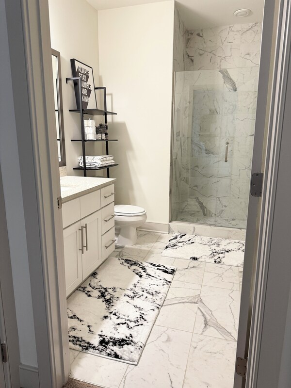 Luxury 2-bedroom Apartment Close To Downtown Raleigh With Resort Amenities - Raleigh, NC