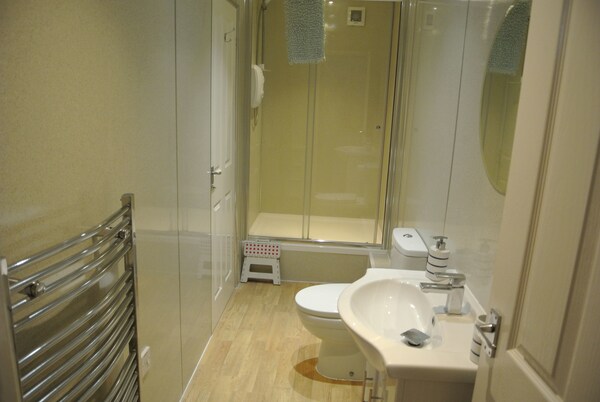 Apartment 4 Self Contained 1-bed Sleeps 4 Bridlington North Side With Sea View - Bridlington