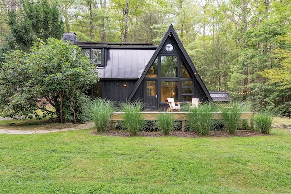 Black Pines A-frame A Cozy Catskills Retreat - Kerhonkson, NY