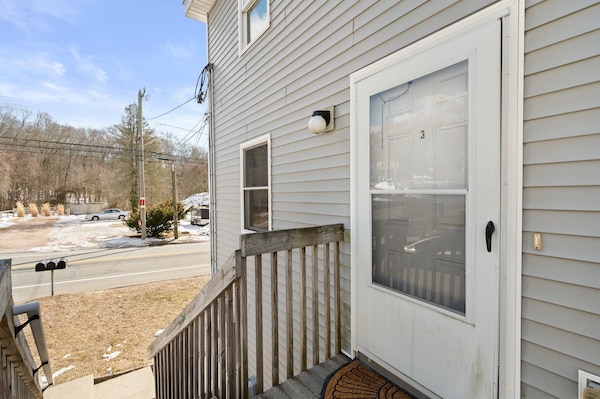 Charming 3br Apt 1 Mile From Downtown Westerly. Short Drive To Mystic & Casinos. - Watch Hill, RI