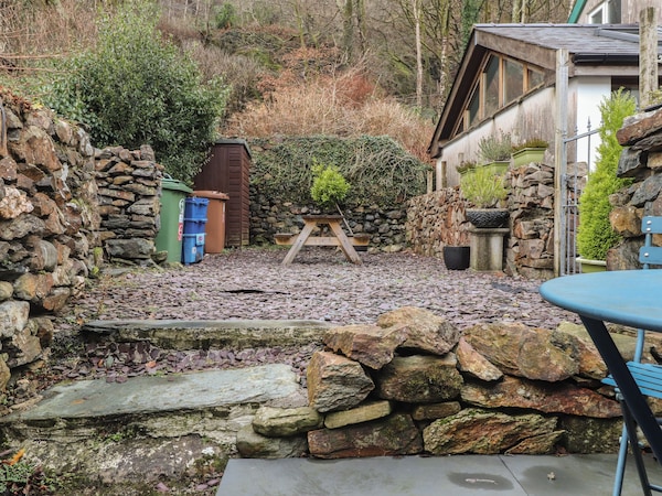 Ty Glyn, Pet Friendly, Character Holiday Cottage In Beddgelert - Beddgelert