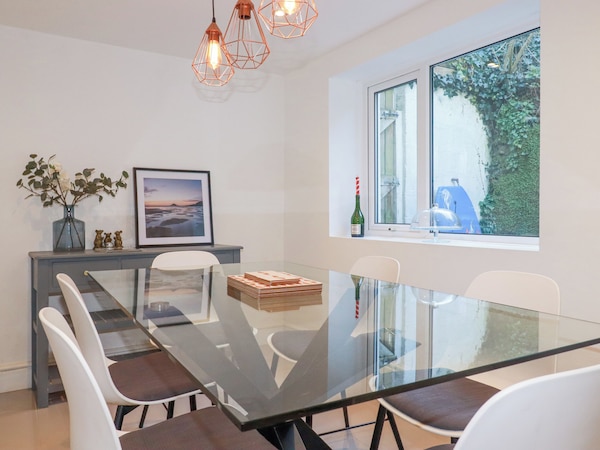 Pensilva, Pet Friendly, Country Holiday Cottage In Crantock - Fistral Beach